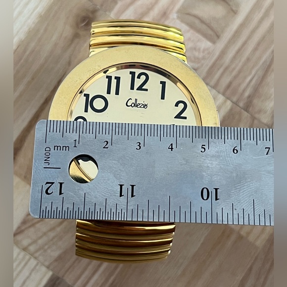 Collezio | Accessories | Collezio Large Gold Tone Watch Gold Tone Dial ...